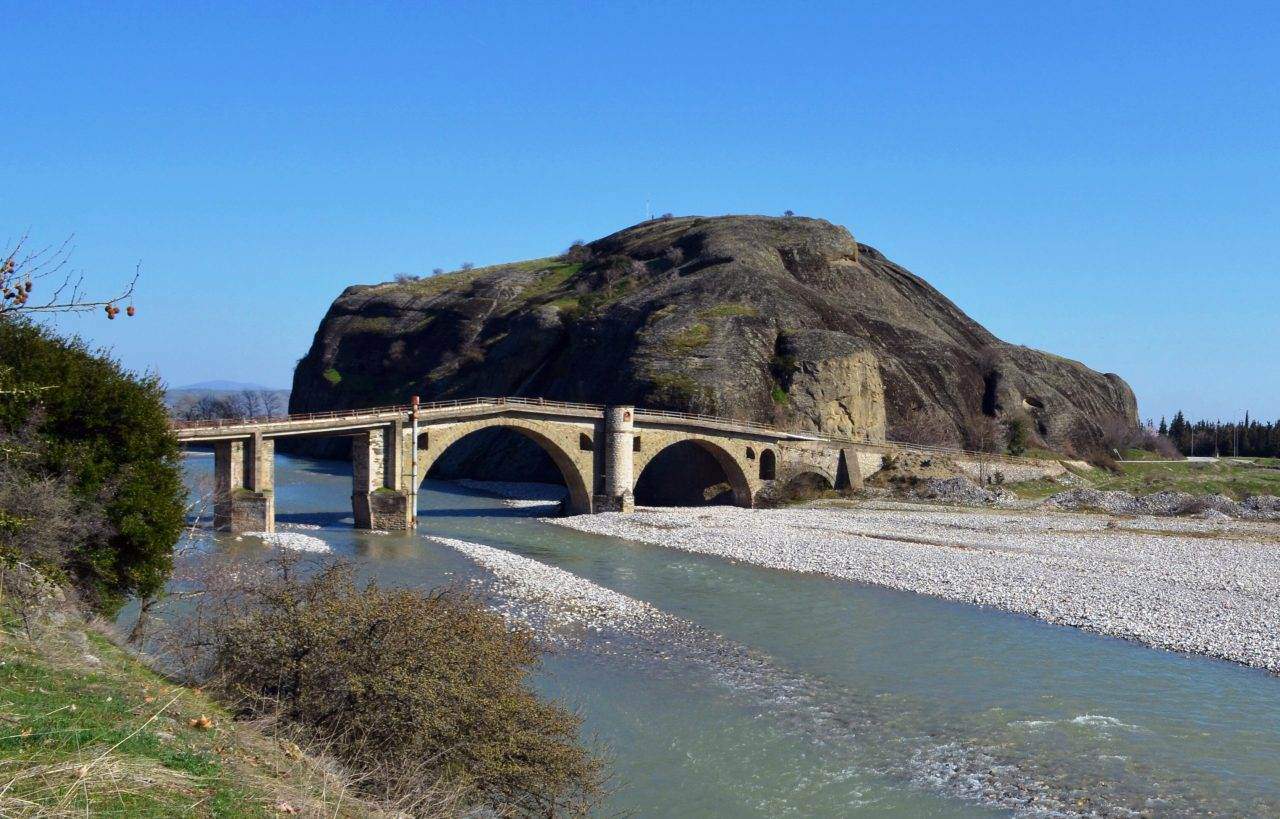 The floating monasteries of Greece: visit Meteora and surrounds