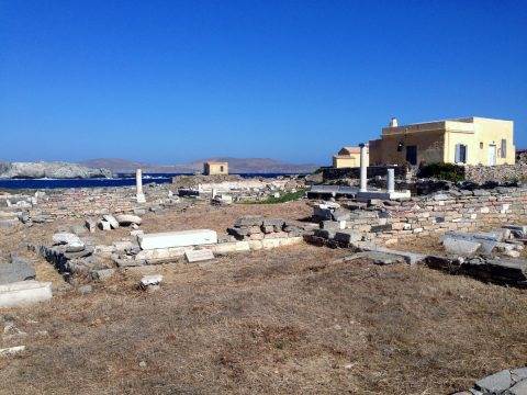 A COMPLETE GUIDE TO VISITING DELOS ISLAND, GREECE