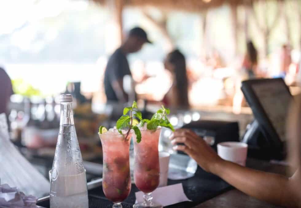 TOP ATHENS BEACH CLUBS AND BARS