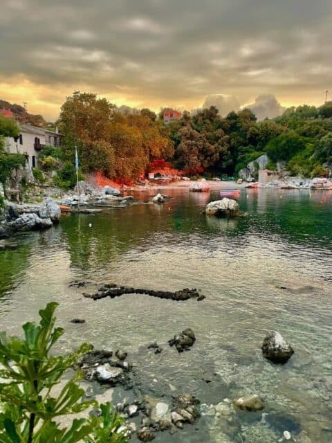 A COMPLETE GUIDE TO DAMOUCHARI BEACH AND VILLAGE